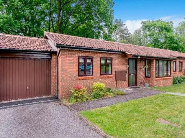 2 bedroom retirement property for sale in Plymouth Court, Redd.