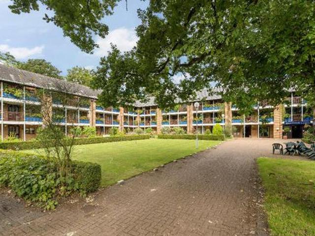2 Bedroom Retirement Property For Sale In Reading, Berkshire