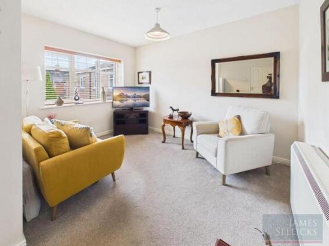 2 bedroom retirement property for sale in Ronald Court, Avenue Road, Clarendon Park, Leicester, LE2