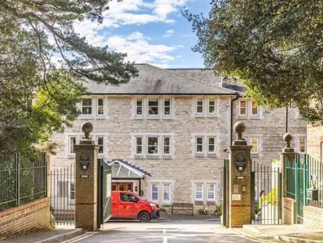 2 bedroom retirement property for sale in St. Stephens Road, Bournemouth, BH2