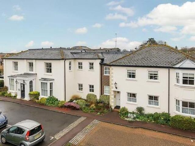 2 Bedroom Retirement Property For Sale In Surrey, Tw20 0dn