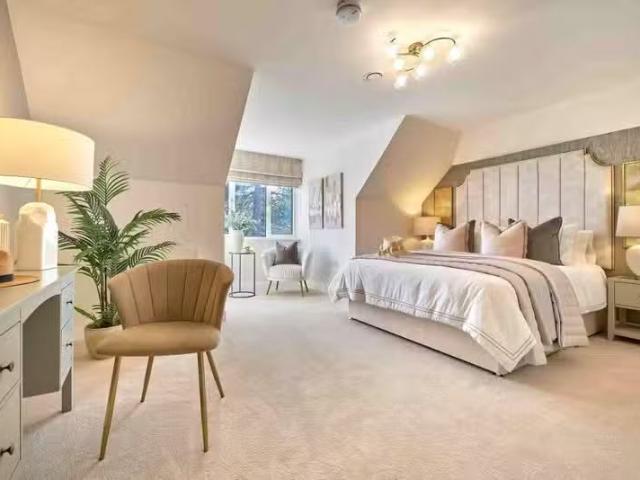 2 bedroom retirement property for rent in 6 12 Woodcote Valley.