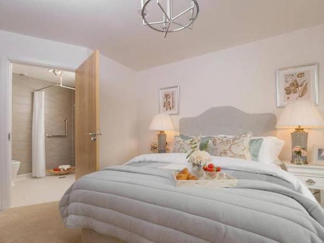 2 bedroom retirement property for rent in Valentine Road Hunstanton Norfolk PE36