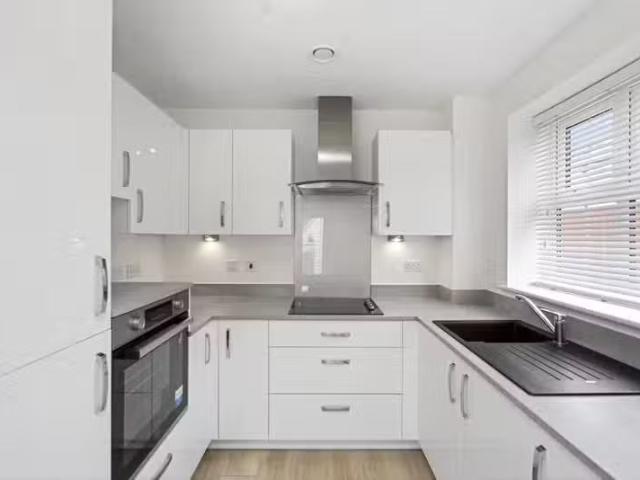 2 bedroom retirement property for rent in Alcester Road, Studl.