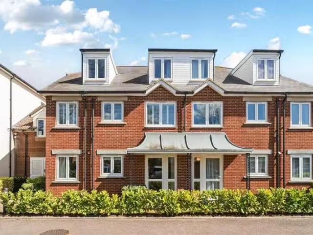 2 bedroom retirement property for rent in Avon Lodge, Bournemo.