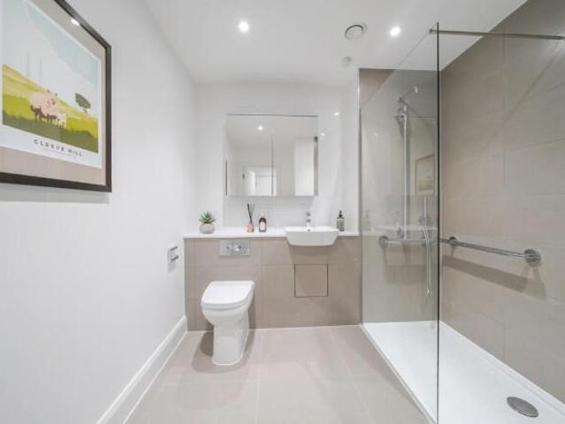2 bedroom retirement property for rent in Clarence Street, Cheltenham, Gloucestershire, GL50