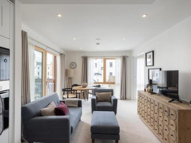 2 bedroom retirement property for rent in Clarence Street, Cheltenham, Gloucestershire, GL50