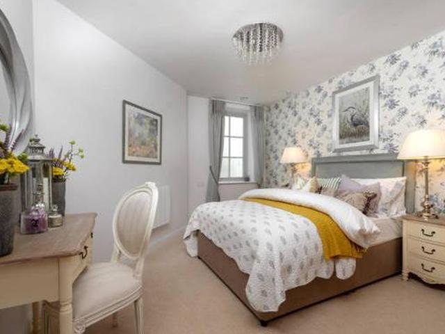 2 bedroom retirement property for rent in Fosseway GL54