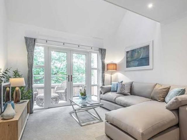 2 bedroom retirement property for rent in FleurdeLis Rustington Station Road Rustington Littleh