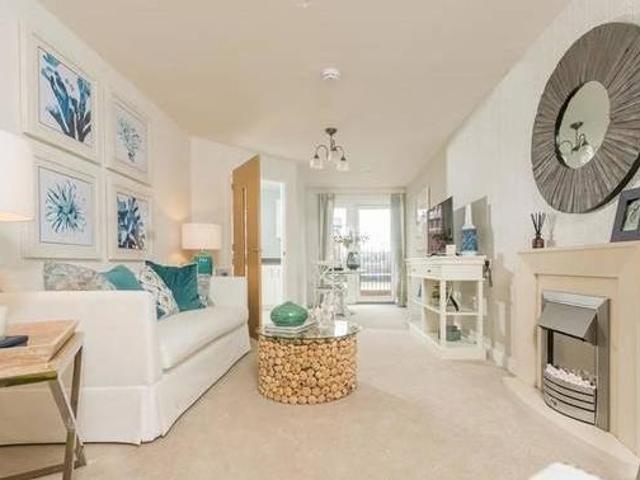 2 bedroom retirement property for rent in Lindsay Road Poole Dorset BH13