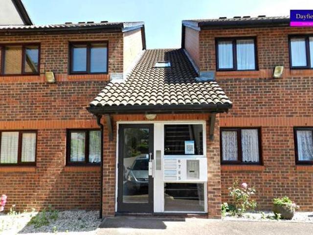 2 Bedroom Retirement Property For Rent In London