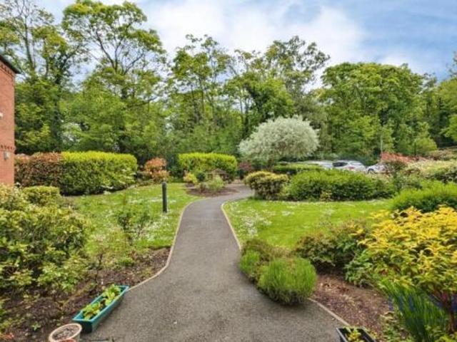2 bedroom retirement property for rent in Orchard Court, Lugtrout Lane, Solihull B91 2SL, B91