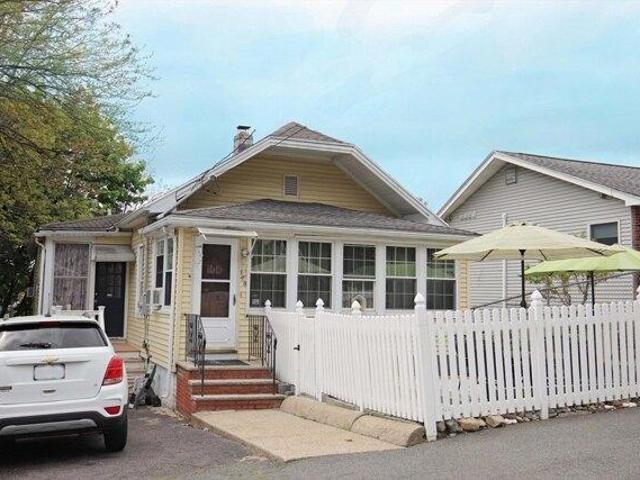 2 bedroom, Revere MA 02151 102443044