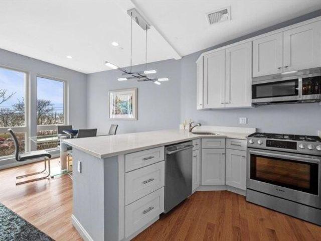 2 bedroom, Revere MA 02151 102412810