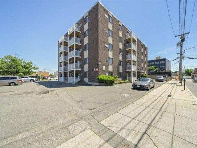 2 bedroom, Revere MA 02151 104605700
