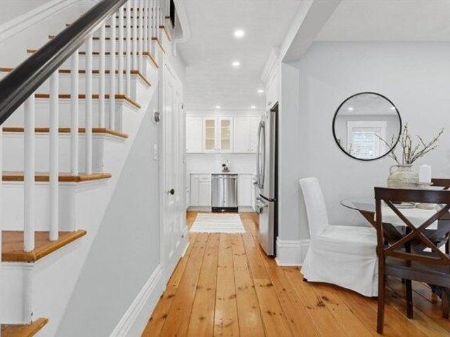 2 bedroom, Reading MA 01867 102444560