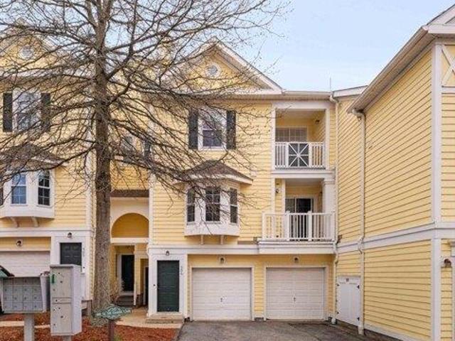 2 bedroom, Reading MA 01867 102345145