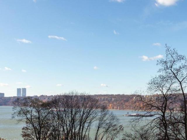 2 bedroom, Riverdale NY LS102245296