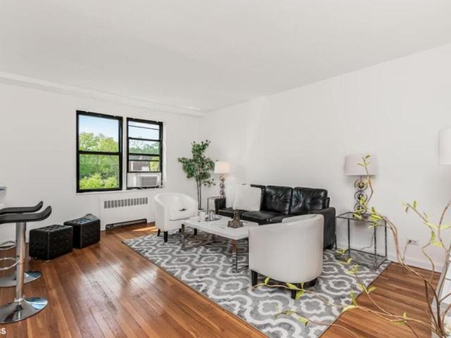 2 bedroom, Riverdale NY 98818461