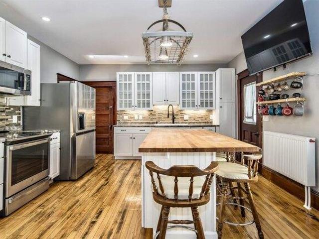 2 bedroom, Rutland VT 05701 102345847