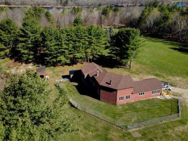 2 bedroom, Rumford ME 04276 105126320