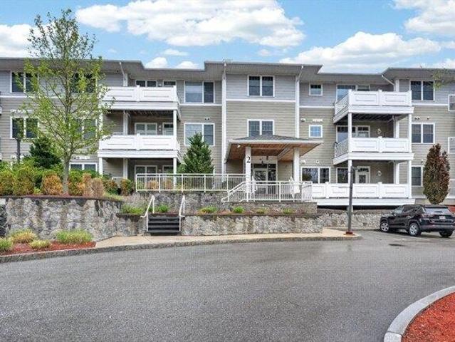 2 bedroom, Woburn MA 01801 102584205