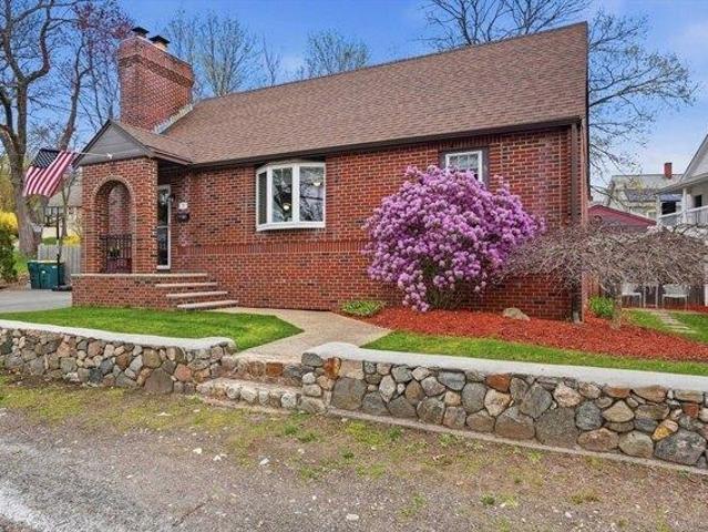 2 bedroom, Woburn MA 01801 102635272