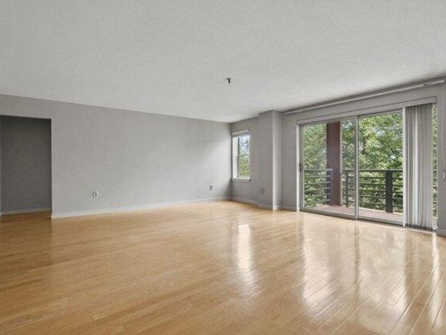 2 bedroom, Woburn MA 01801 104077133