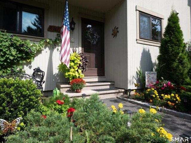 2 bedroom, Woodbury CT 06798 104191000
