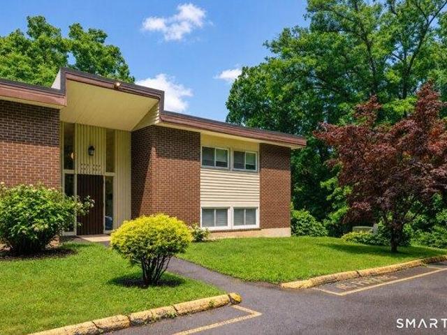 2 bedroom, Woodbury CT 06798 104329746