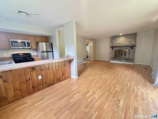2 bedroom, Woodbury CT 06798 104834629