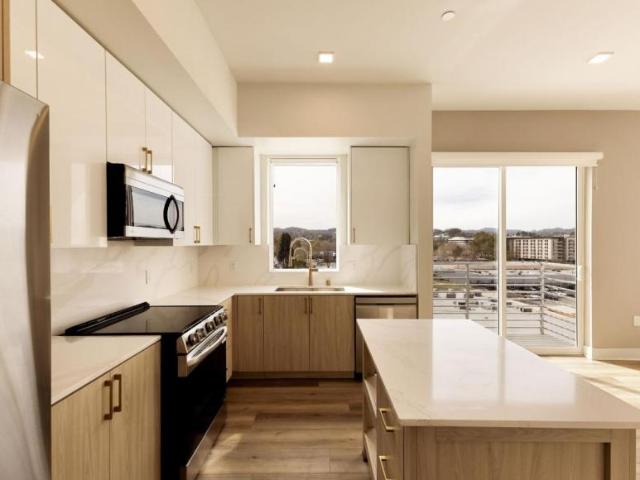 2 bedroom, Woodland Hills CA 91367 90365032