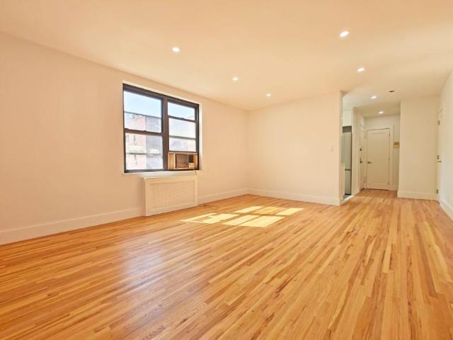 2 bedroom, Woodside NY 11377 LS95294571