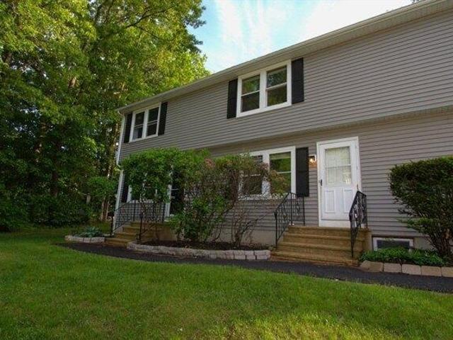 2 bedroom, Worcester MA 01604 103443359