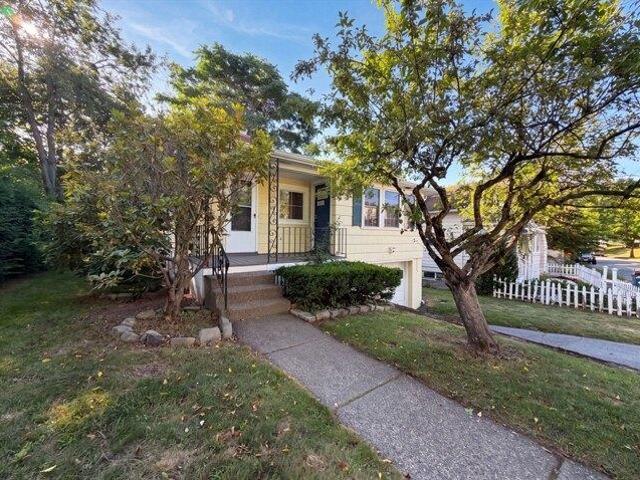 2 bedroom, Worcester MA 01603 104759974
