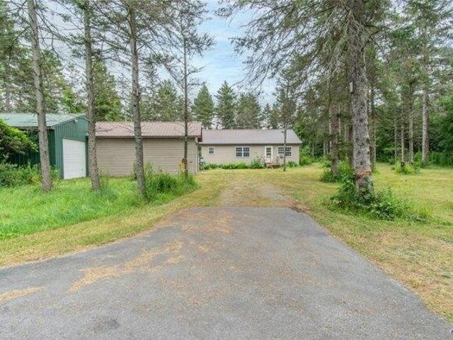 2 bedroom, Watertown NY 13601 104922344