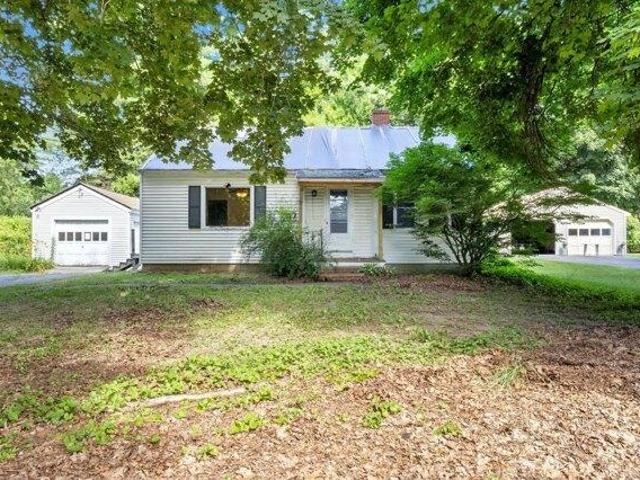 2 bedroom, Waterville ME 04901 104043945
