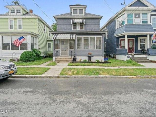 2 bedroom, Watervliet NY 12189 104909418
