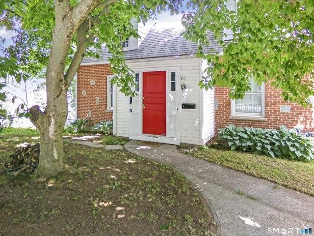 2 bedroom, Waterbury CT 06704 104789373