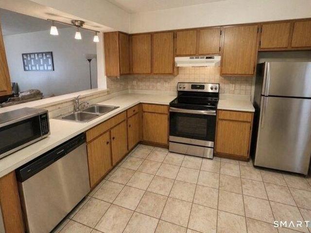 2 bedroom, Waterbury CT 06705 104482389