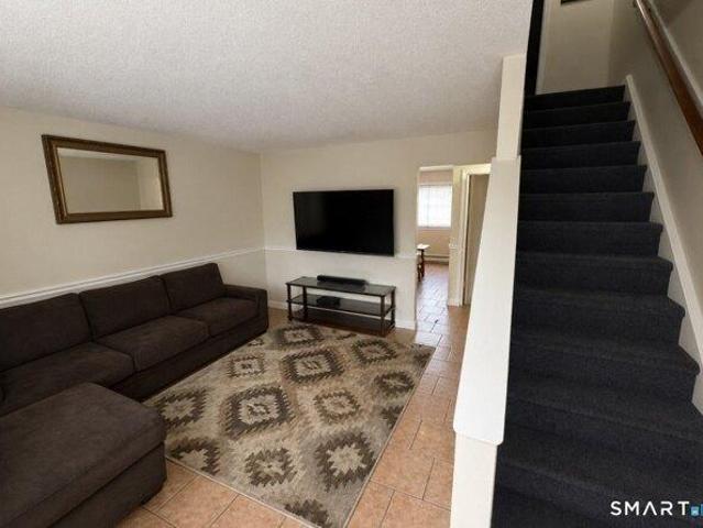 2 bedroom, Waterbury CT 06705 104411179