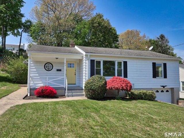 2 bedroom, Waterbury CT 06708 102586058