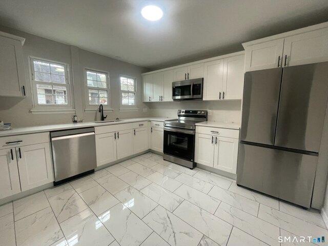 2 bedroom, Waterbury CT 06708 102586546