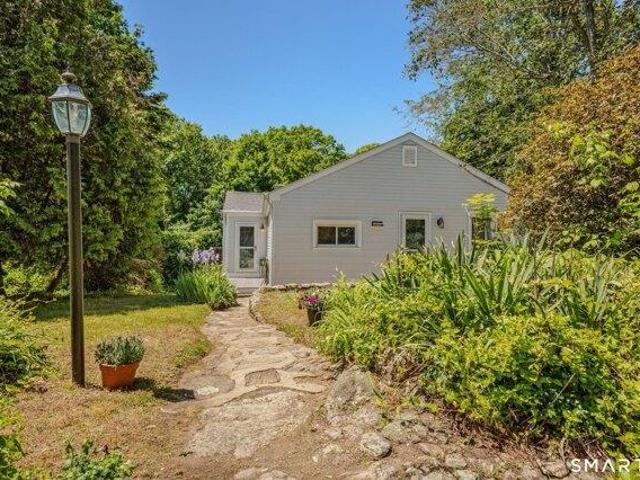 2 bedroom, Waterford CT 06385 104512600