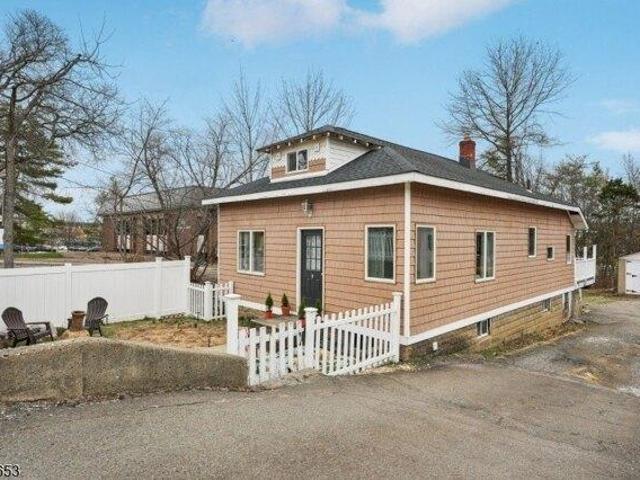 2 bedroom, Wayne NJ 07470 102724759