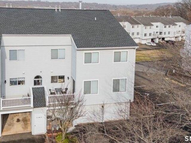 2 bedroom, Wallingford CT 06492 LS102444704