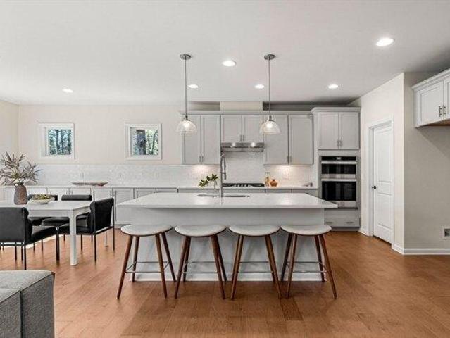 2 bedroom, Walpole MA 02081 104835592