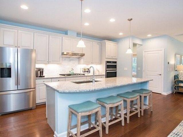 2 bedroom, Walpole MA 02081 104374006