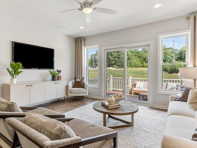2 bedroom, Walpole MA 02081 104377109