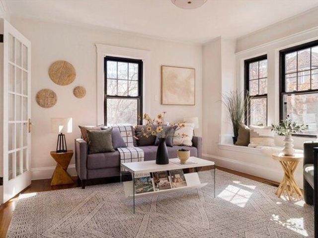 2 bedroom, Waltham MA 02453 102409520